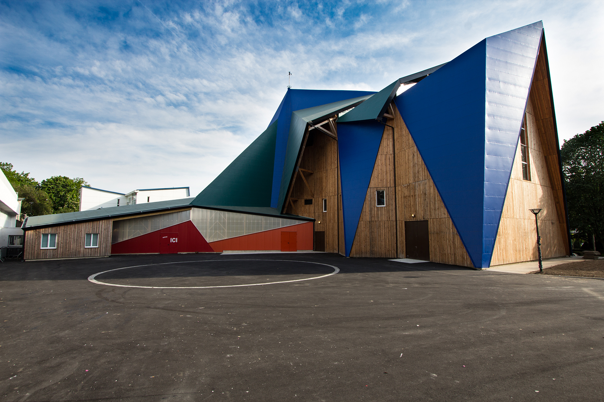 Le Plus Petit Cirque du Monde recruitement - Job offer, internship and ...